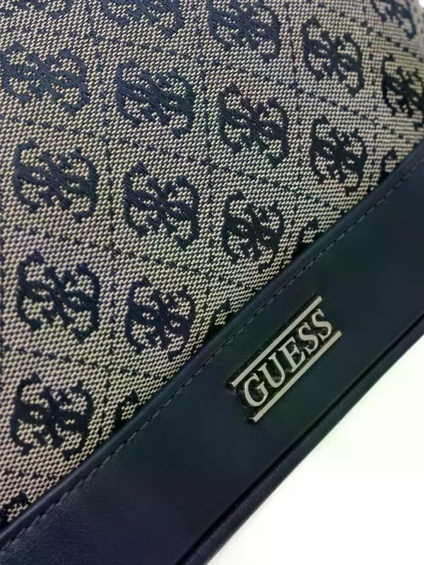 Guess Boston Wash Bag