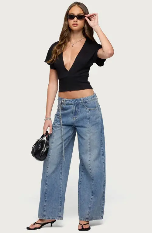 EDIKTED Mundy Deep V-neck Crop Top