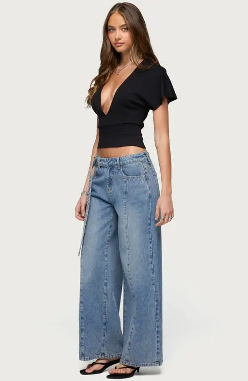 EDIKTED Mundy Deep V-neck Crop Top