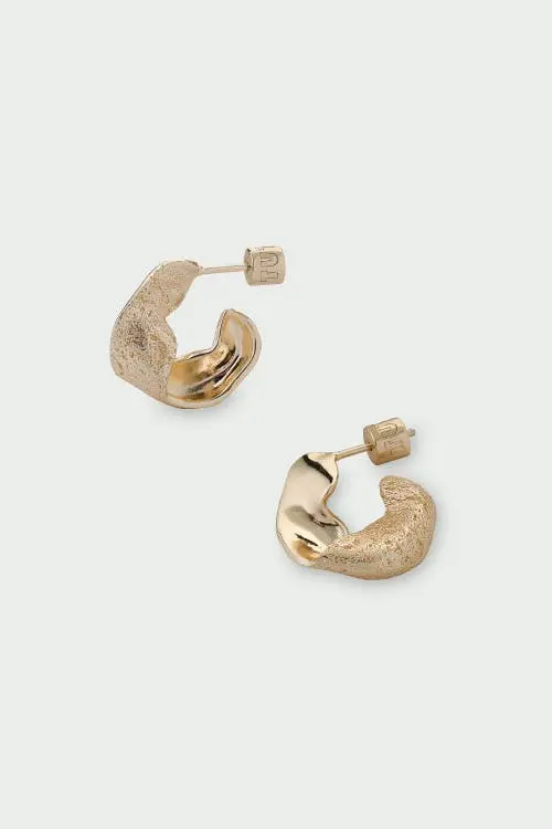 TUTTI Wave Textured Hoop Stud Earrings - Gold