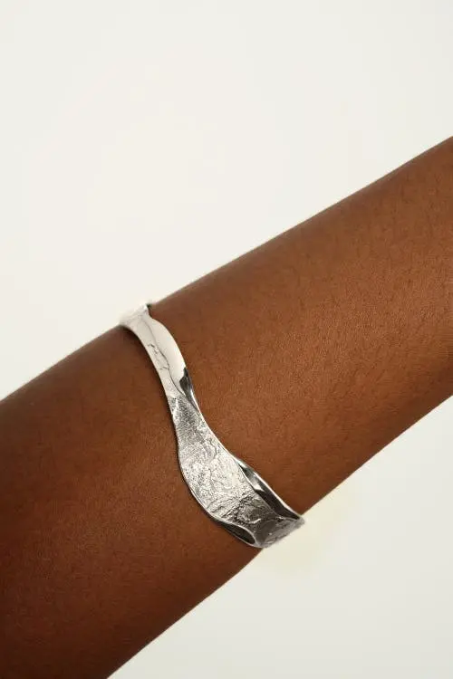 TUTTI Edge Bangle - Silver