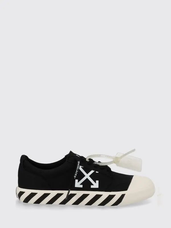 Off-White Vulcanized Low-top Canvas Sneakers With Contrast Arrow Logo - Black