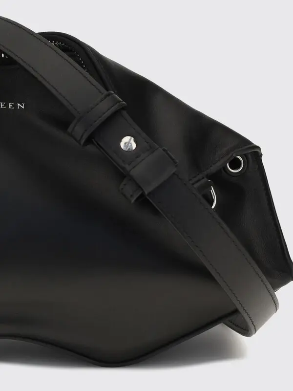 Alexander McQueen Manta Asymmetrical Clutch In Smooth Calfskin With Metal Ring Detail - Black