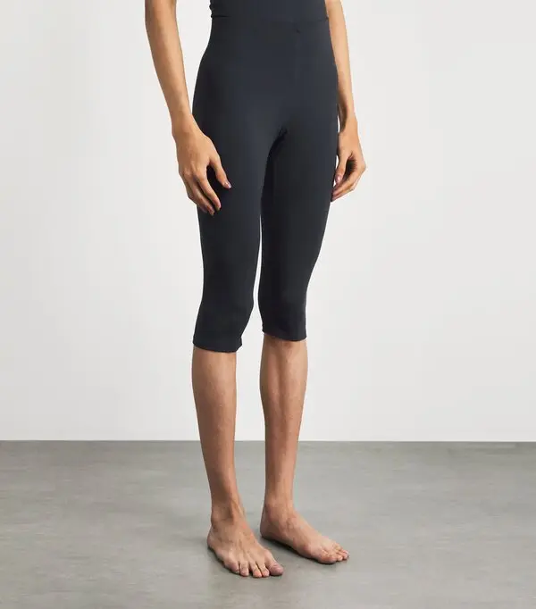 SKIMS Smooth Layers Capri Pants