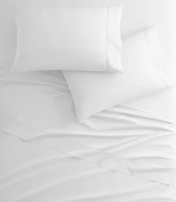 PEACOCK ALLEY Clara Sateen Pillowcases - White