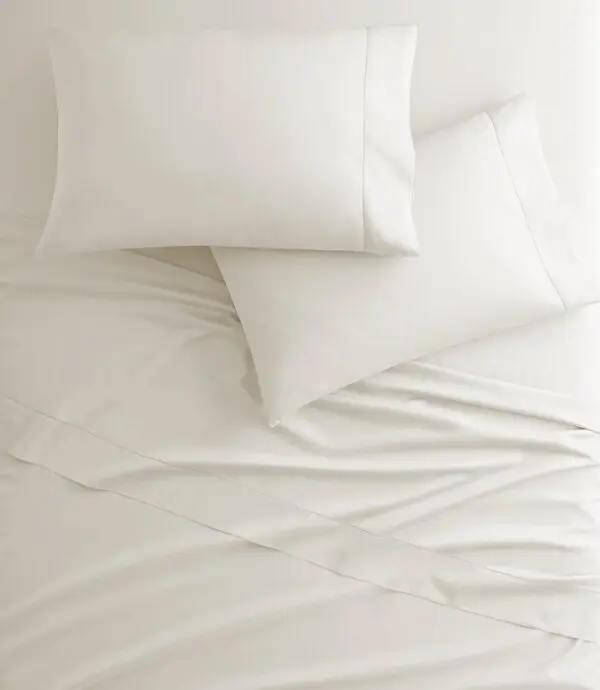 PEACOCK ALLEY Clara Sateen Pillowcases - White