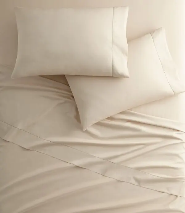 PEACOCK ALLEY Clara Sateen Pillowcases - White
