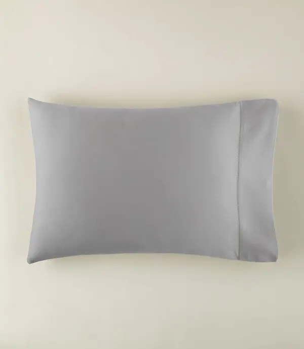 PEACOCK ALLEY Clara Sateen Pillowcases - White