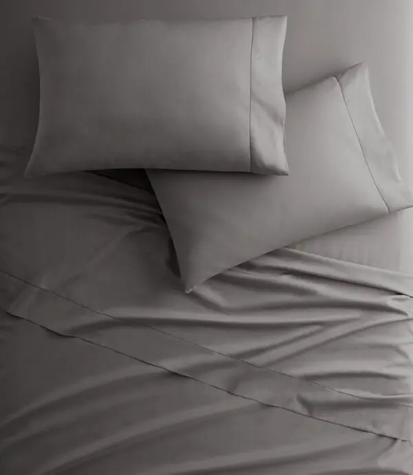 PEACOCK ALLEY Clara Sateen Pillowcases - White