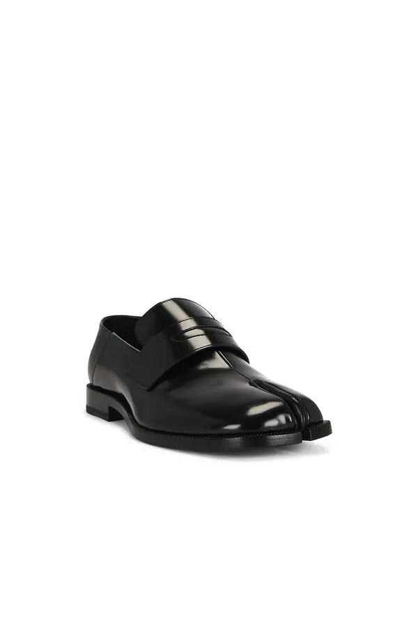 MAISON MARGIELA Tabi Leather Loafers - Black