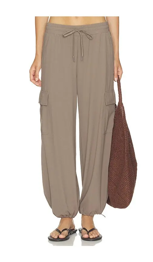 Splits59 Nico Airweight Cargo Pant In Beige - Black