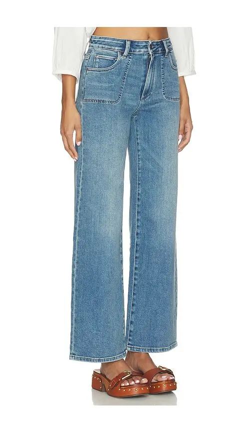 Paige Anessa With Rounded Stitch Though Pockets Jean In Blue