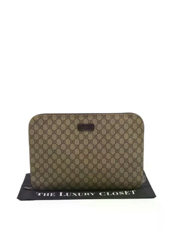 Gucci Gg Supreme Clutch Bag