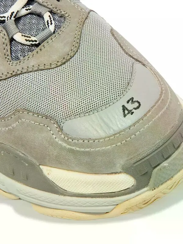 Balenciaga Triple S Low-top Sneakers - Grey