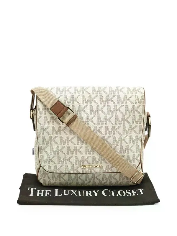 Michael Kors Signature Messenger Bag