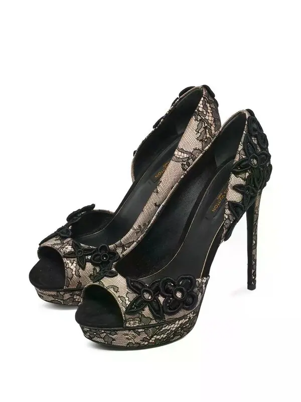 LOUIS VUITTON Lace Floral-appliqué Pumps