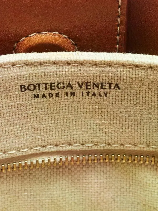 Bottega Veneta Andiamo Braided Tote Bag - Neutrals