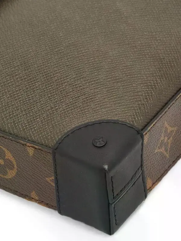 LOUIS VUITTON 2020 Pochette Voyage Steamer Clutch Bag