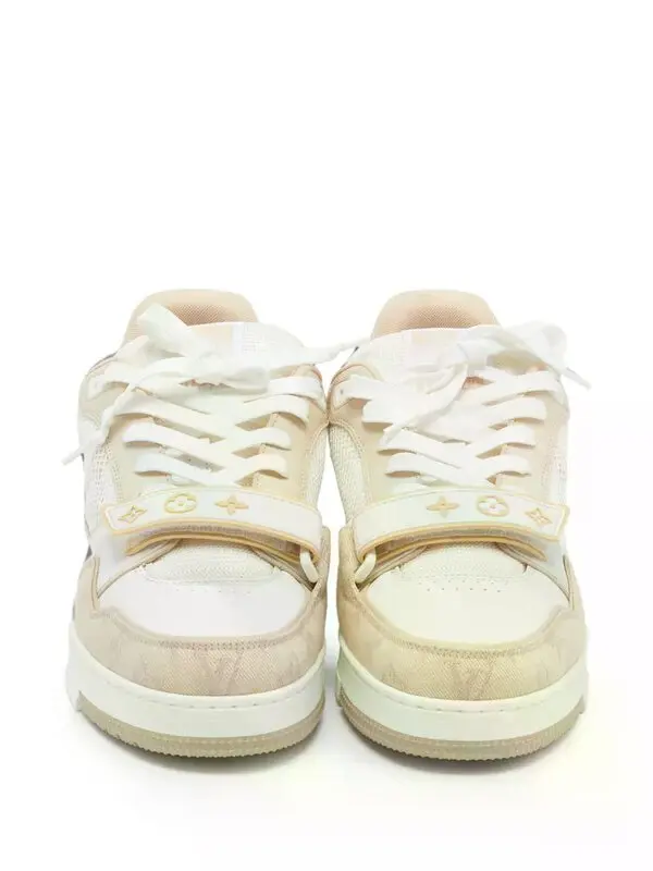 LOUIS VUITTON Trainer Monogram Sneakers - Neutrals