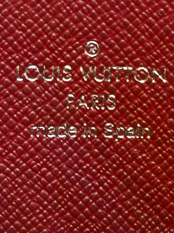 LOUIS VUITTON Zippy Leather Wallet