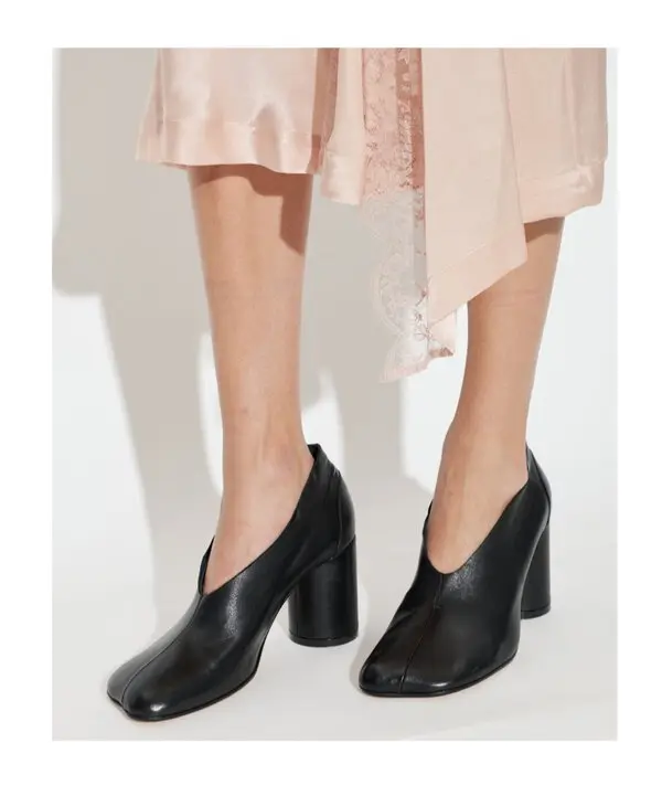MAISON MARGIELA Square Toe Slip-on Pumps - Black
