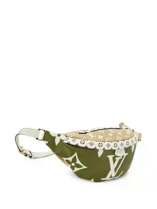LOUIS VUITTON Monogram Giant Belt Bag - Green
