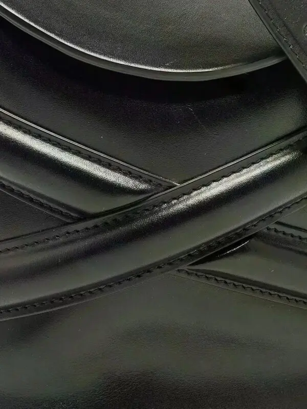 Alexander McQueen The Curve Bucket Bag - Black