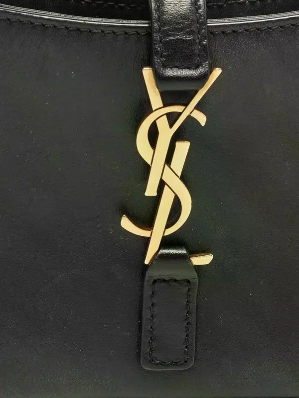 Saint Laurent Mini Le 5 À 7 Shoulder Bag