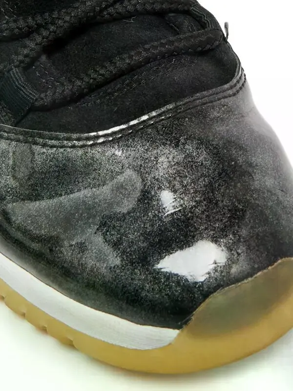 JORDAN 11 Low Barons Sneakers - Black