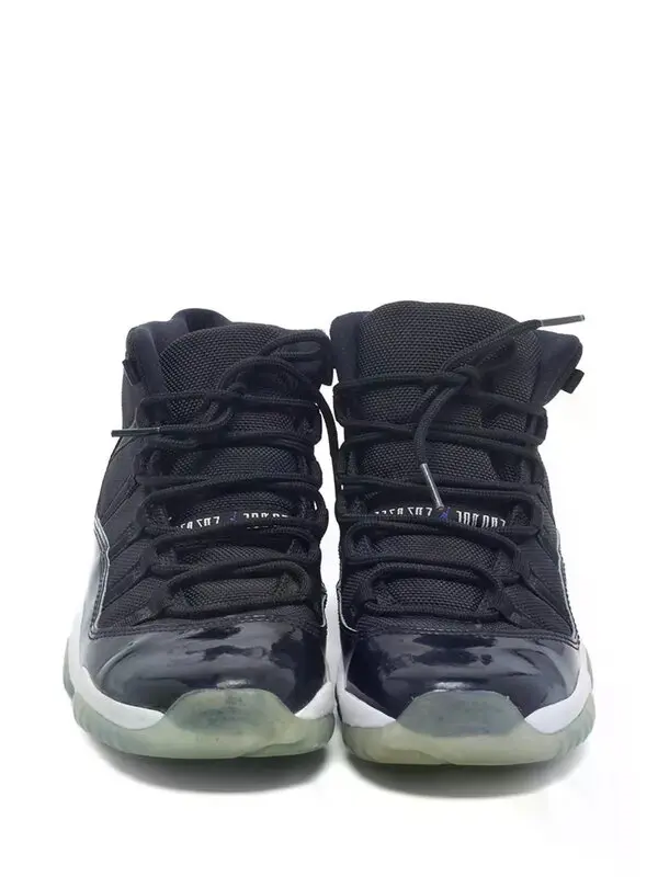 JORDAN 11 Retro High-top Sneakers - Black