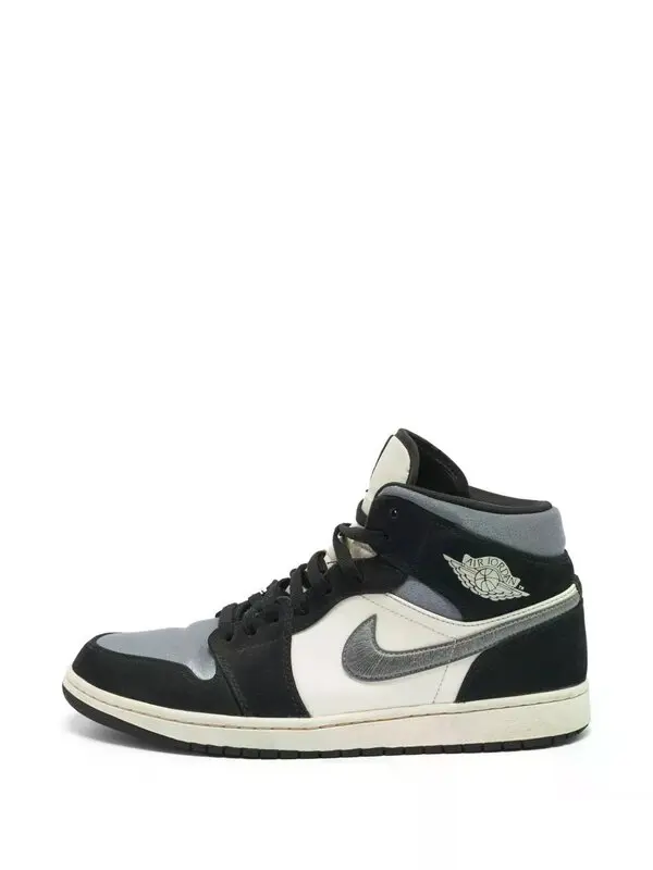 JORDAN 1 Mid Se Sneakers
