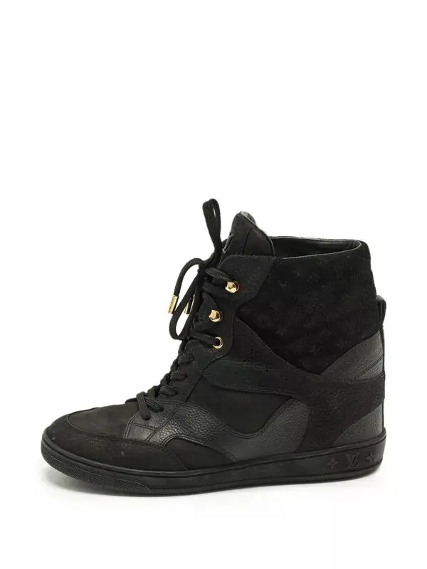 LOUIS VUITTON Monogram Sneakers