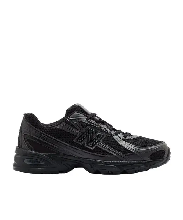 NEW BALANCE Laced Sneakers
