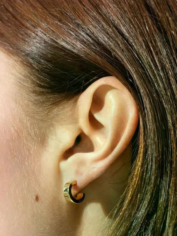 MAISON MARGIELA Engraved-logo Hoop Earrings - Gold