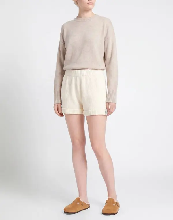 HINNOMINATE Shorts & Bermuda Shorts Ivory Size Viscose, Polyester, Polyamide