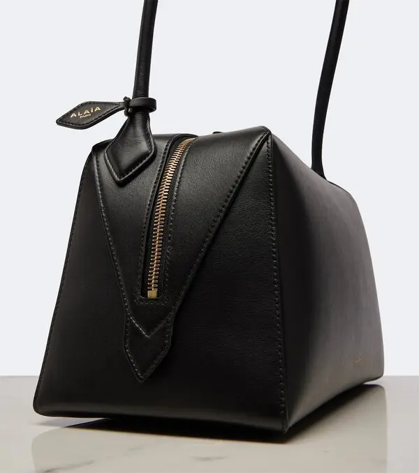 Alaïa Le Bouledogue Medium Leather Shoulder Bag - Black