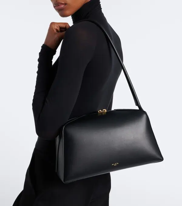 Alaïa Le Bouledogue Medium Leather Shoulder Bag - Black