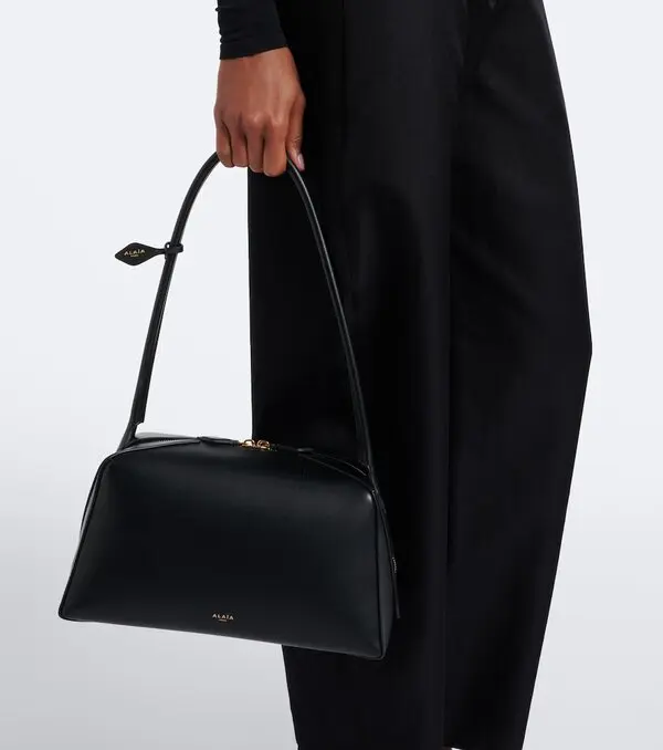 Alaïa Le Bouledogue Medium Leather Shoulder Bag - Black