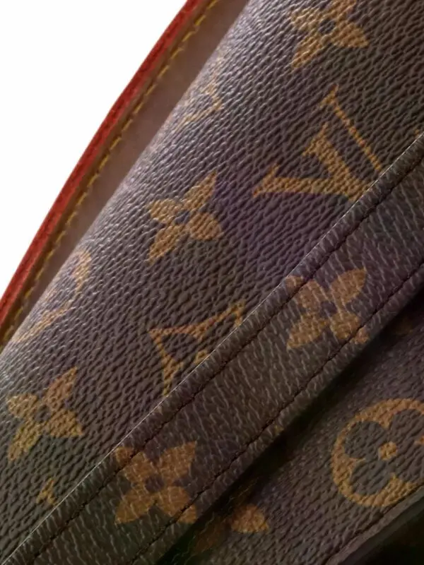 LOUIS VUITTON Pochette Metis Monogram Canvas Crossbody Bag