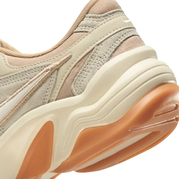 Nike Al8 "retro-modern" Athletic Shoes