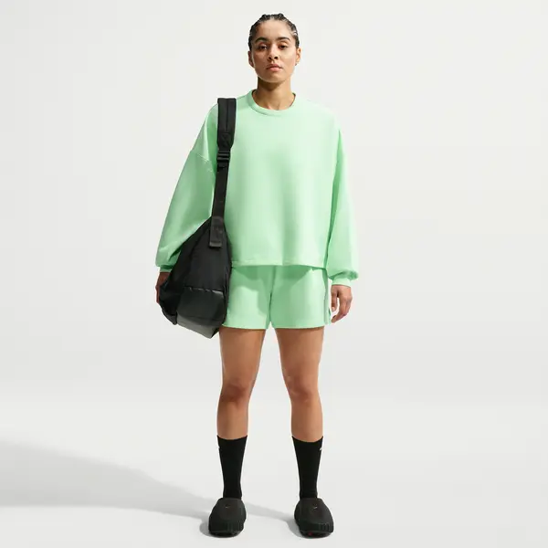 Nike Dri-fit Impossiblysoft Oversized Crew-neck Top - Green