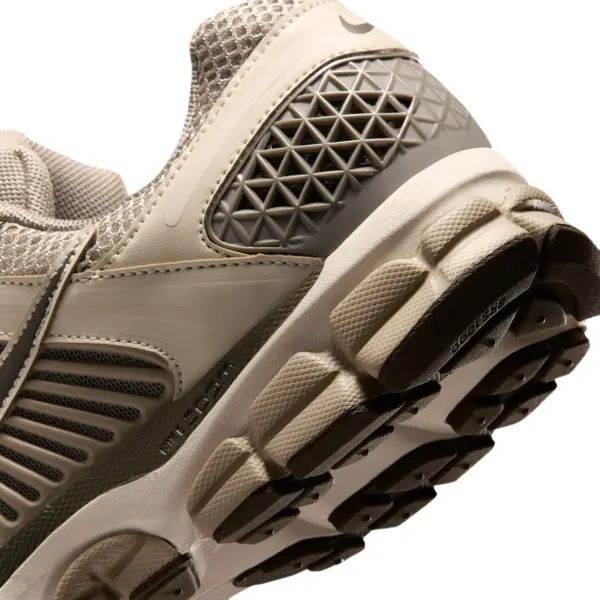Nike Zoom Vomero 5 Shoes