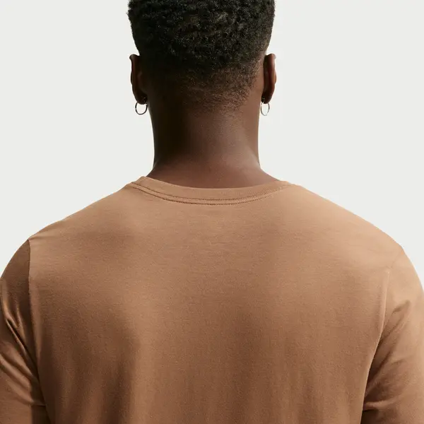 Nike Sportswear Club T-shirt - Brown