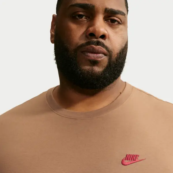 Nike Sportswear Club T-shirt - Brown