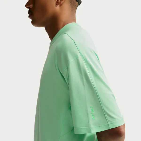 Nike 24.7 Impossiblysoft Light Dri-fit Short-sleeve T-shirt