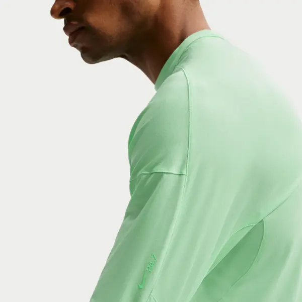 Nike 24.7 Impossiblysoft Light Dri-fit Long-sleeve Top