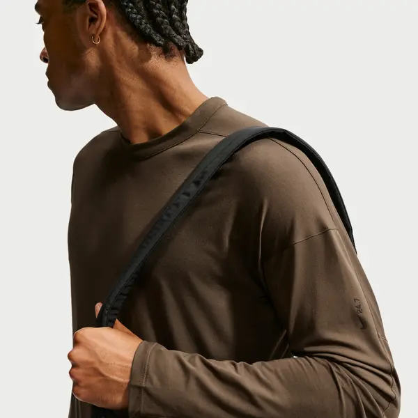 Nike 24.7 Impossiblysoft Light Dri-fit Long-sleeve Top