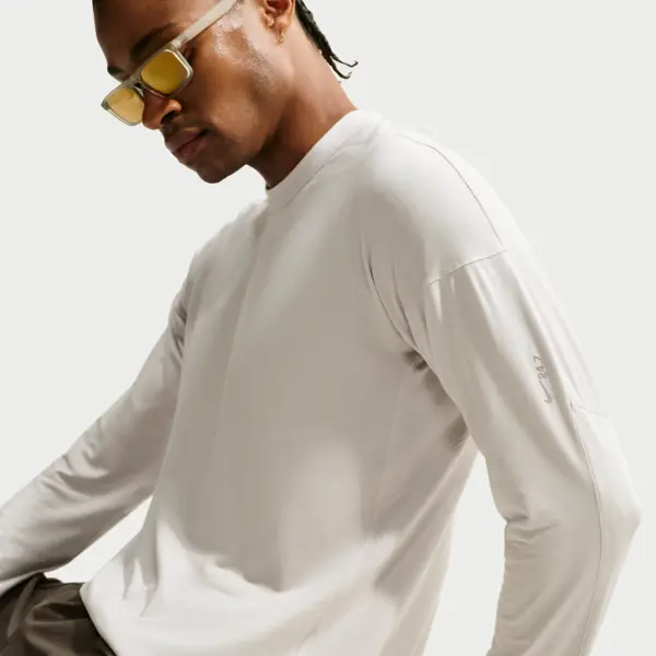 Nike 24.7 Impossiblysoft Light Long-sleeve Top