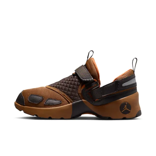 JORDAN Trunner Lx Athletic Shoes - Brown