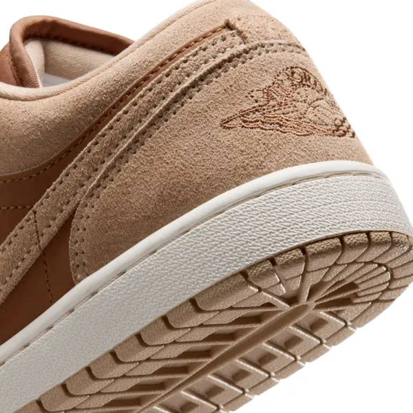 JORDAN 1 Low Athletic Shoes - Brown